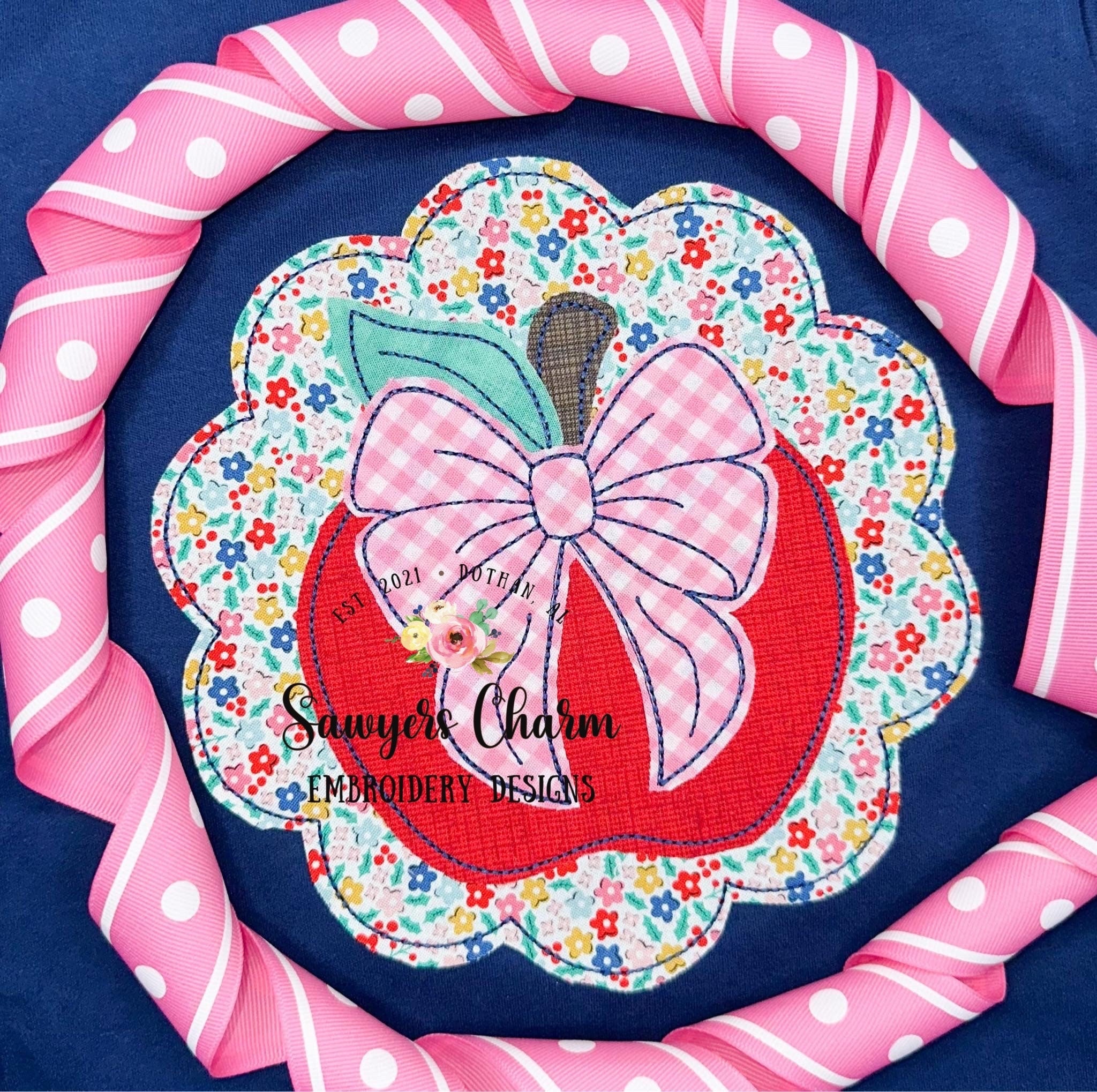 BUNDLE Applewith bow in scallop patch, bean & zig zag stitch applique ...